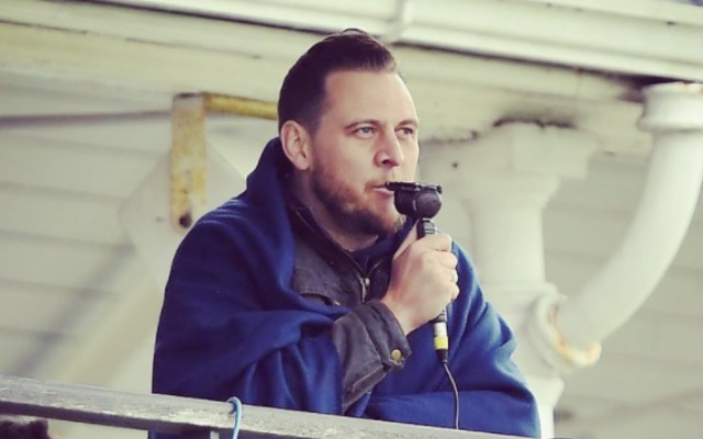 Australia commentator Adam Collins survives a terrifying car crash in ...