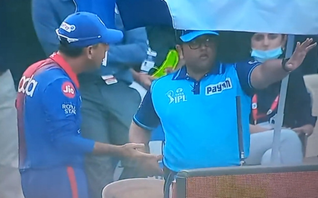 IPL 2022: Furious Ricky Ponting seen arguing with fourth umpire during ...